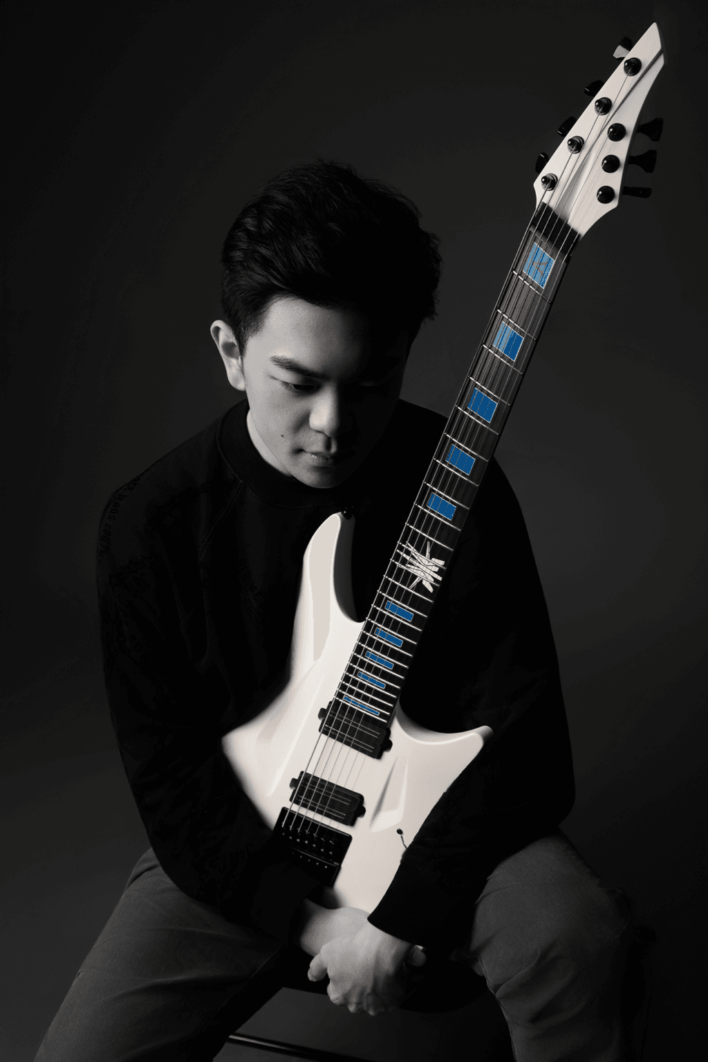 Bolin Zhu | Aristides Guitars Artist
